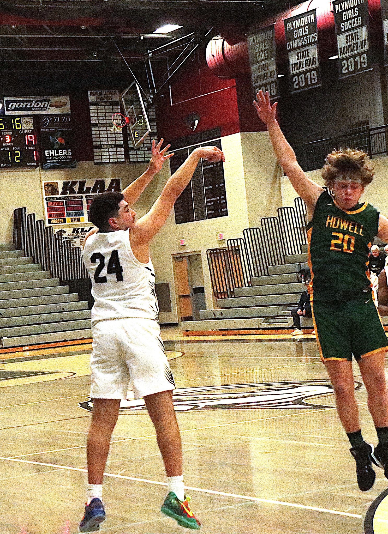 Plymouth's Rue nets 30 in huge win over Howell, 46-43
