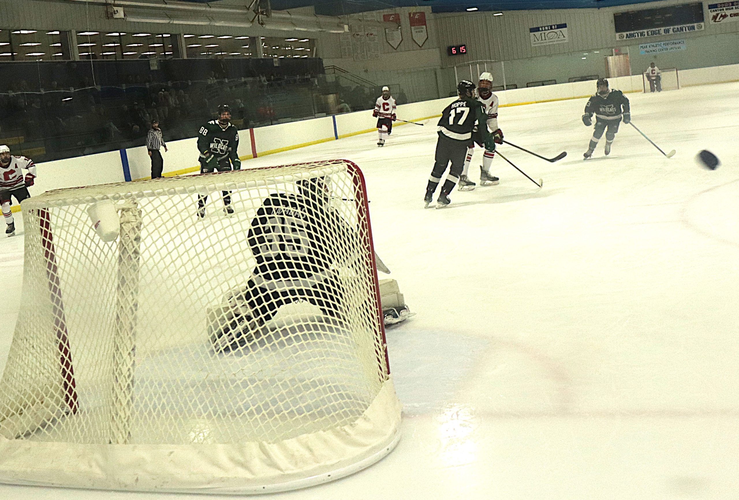 Novi goalie Cabadas stellar in 6-3 road win over Canton